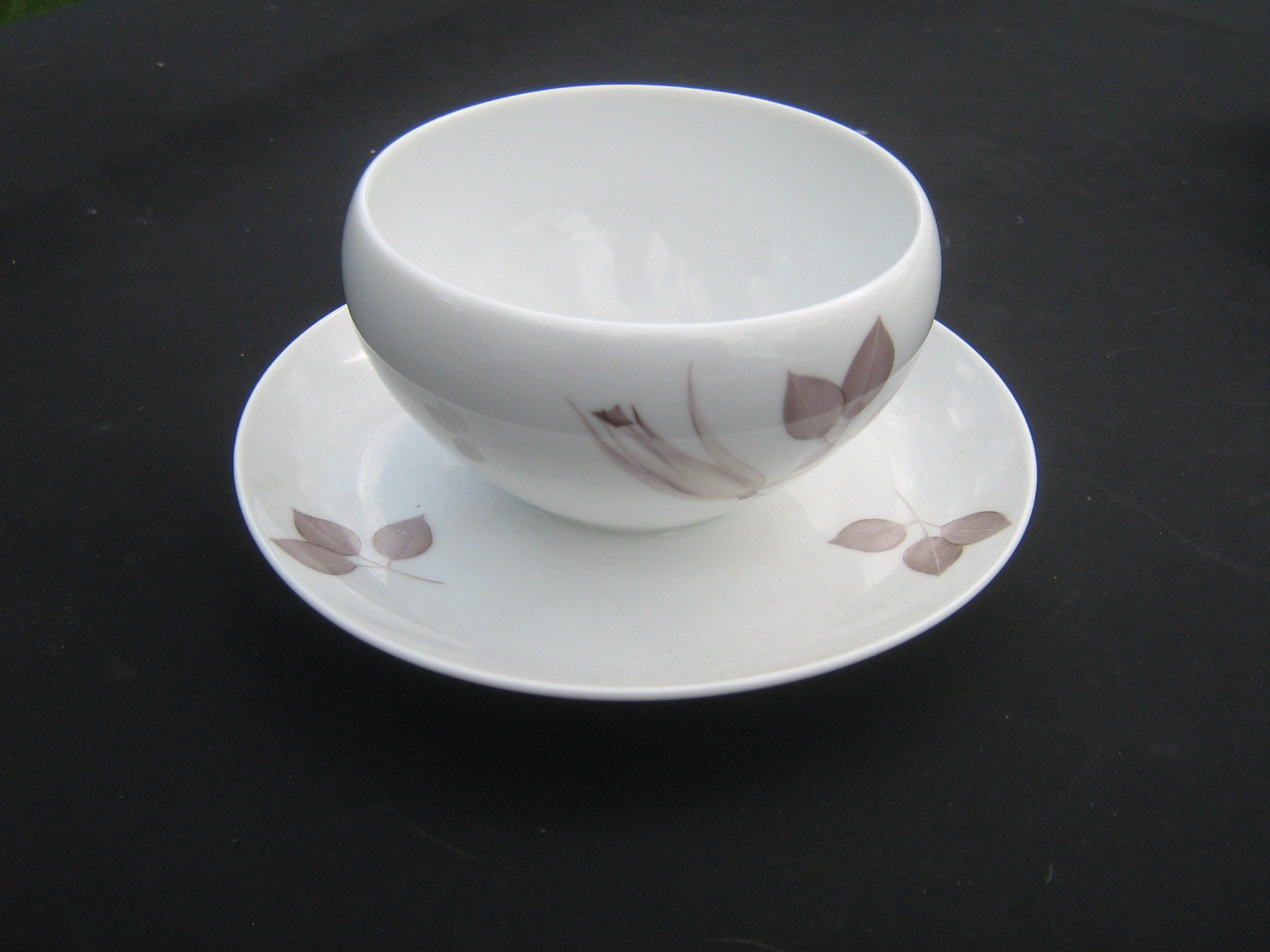 EVA ZEISEL JOHANN HAVILAND 12 PLACE SETTINGS PLUS SERVING PIECES ...