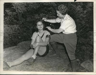 1938 Press Photo Arden NY Camp Fire Girls Dorothy Voss & Betty Howe | eBay