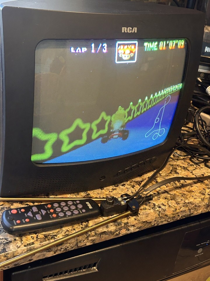 Vintage RCA Tv Retro Gaming Crt Television 2000 E13309 w Remote ...