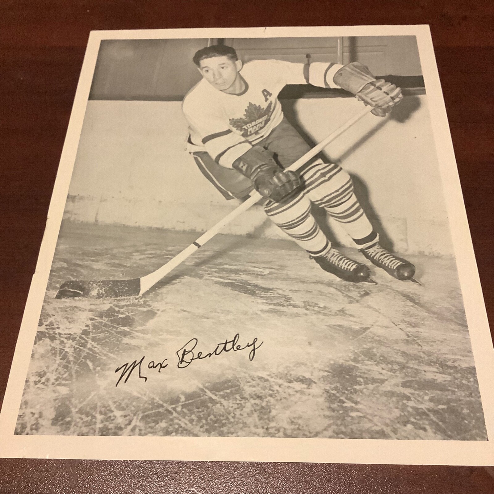 1945-54 Quaker Oats Hockey Max Bentley Away/action Toronto Maple Leafs ...