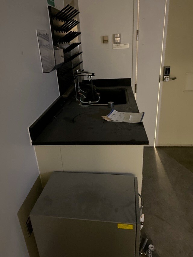 5' Lab Casework Metal Bench w/ Sink Faucets & Eye wash (S6LLST0592 ...