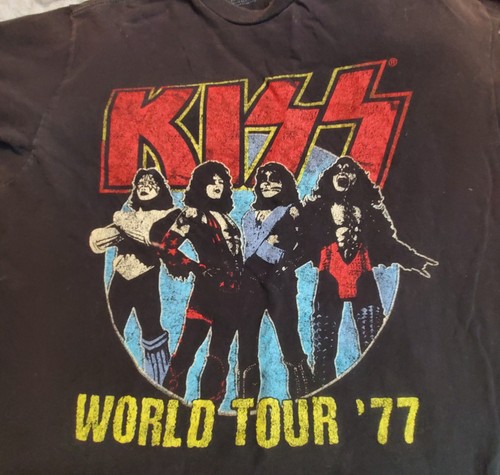 1977 Kiss World Tour Medium Short Sleeve Crew Neck Black T-Shirt ...