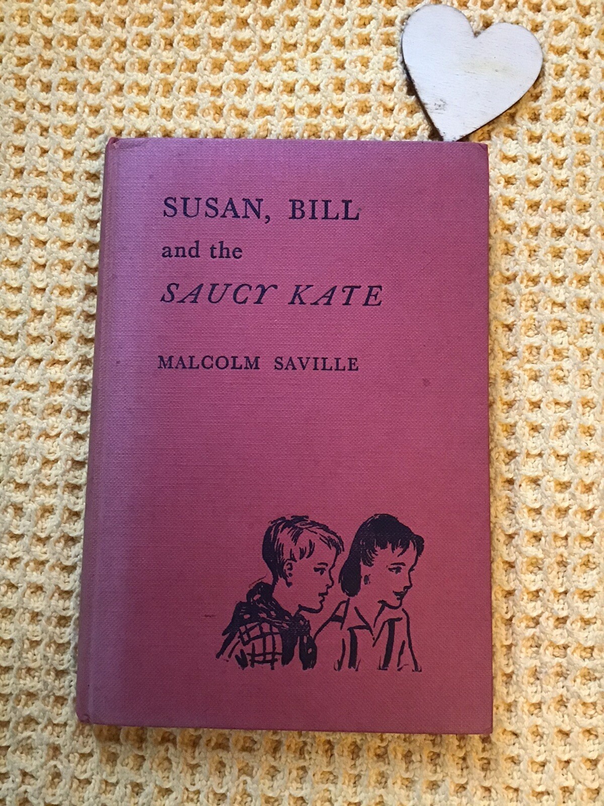 SUSAN, BILL AND THE SAUCY KATE - malcolm Saville. Illus. by Shepard, E ...
