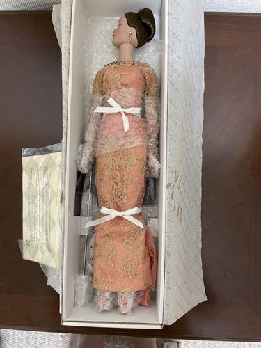 Tonner Tyler Wentworth 1/4 Doll Cover Girl Brunette Special Edition ...