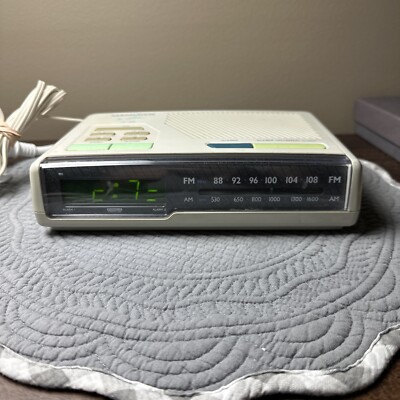 Vintage 1980s Magnavox Nightline AM/FM Dual Alarm lock Radio AJ-3280/17 ...