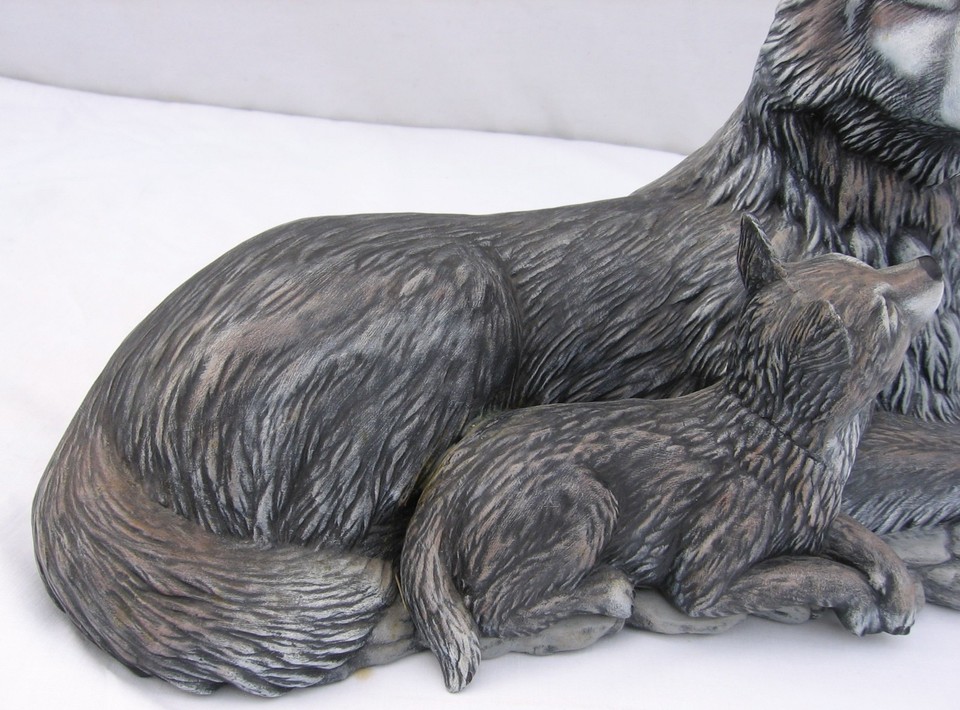 LARGE WILDLIFE WOLF w/CUB CERAMIC FIGURINE STATUE 17" Long SHELF ...