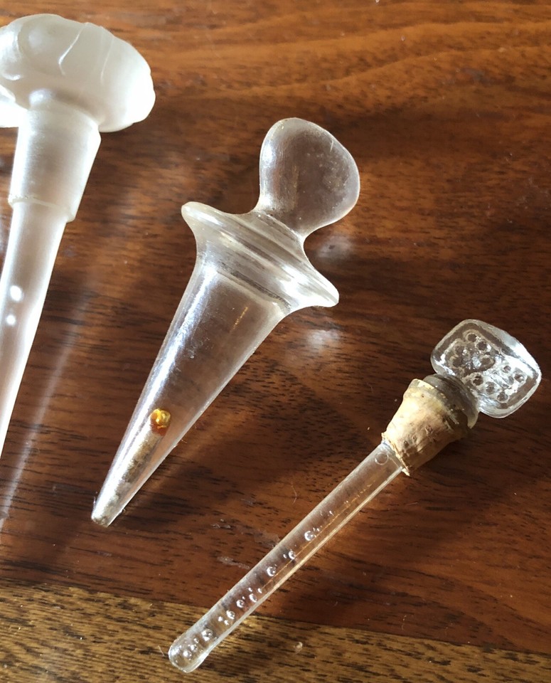 Vintage Lot of 8 CLEAR & Frosted CRYSTAL GLASS Bottle Stoppers PERFUME ...