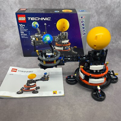 LEGO TECHNIC 42179 Planet Earth and Moon in Orbit set - See VIDEO Space ...
