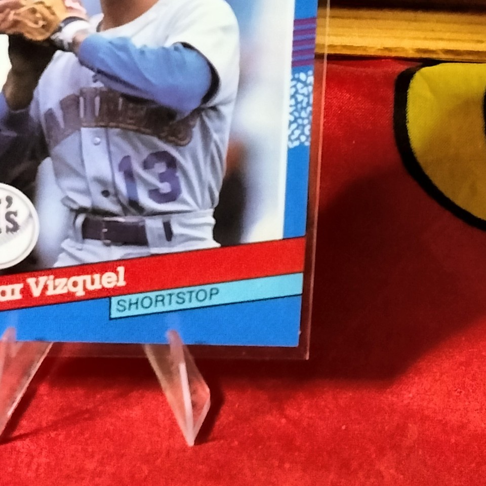 1991 Donruss - Omar Vizquel #231 2 Error Yellow Stripe on Right Border ...