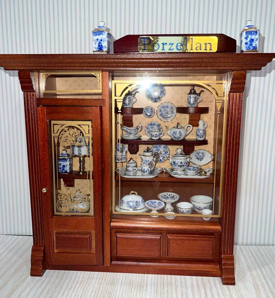MINIATURE DOLLHOUSE 1:12 REUTTER MINIATURES PORCELAIN SHOP PICTURE BOX ...