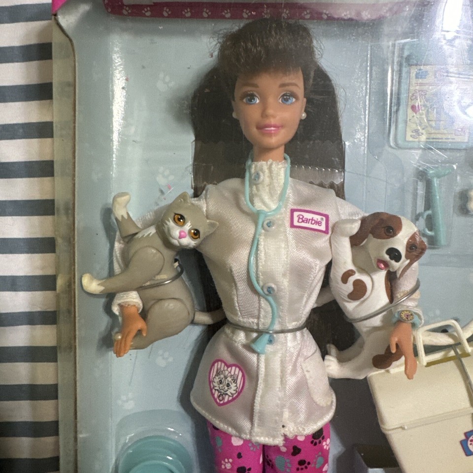 1996 BRUNETTE Pet Doctor BARBIE #16458 Kitty/Puppy And Accessories. New ...