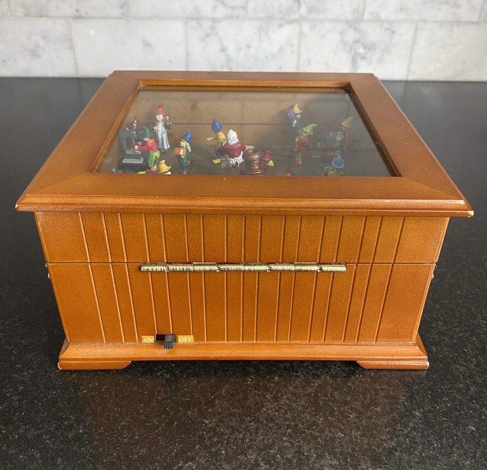 Mr. Christmas Deluxe Animated Music Box Santa's Workshop Wood Look | eBay