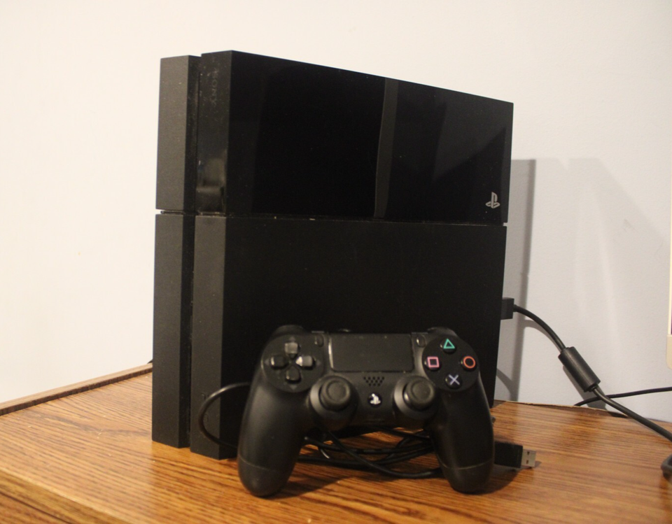 Sony PlayStation 4, 500GB - PS4 Console + Controller | Tested and ...