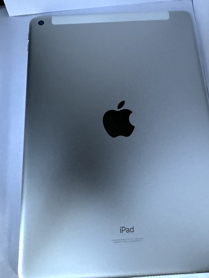 Apple iPad 9th Gen. 32GB, Wi-Fi + 4G (Unlocked) 10.2 - Silver - Cracked ...