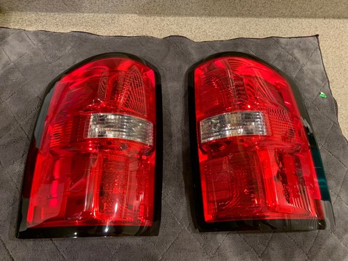 Genuine OEM GM Tail Lights Left 84288724 Right 84288725 3500hd | eBay