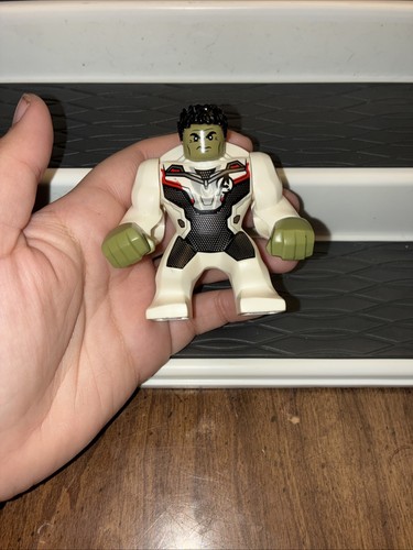 Lego Marvel Avengers Hulk Quantum Realm White jump suit big fig 76144 ...