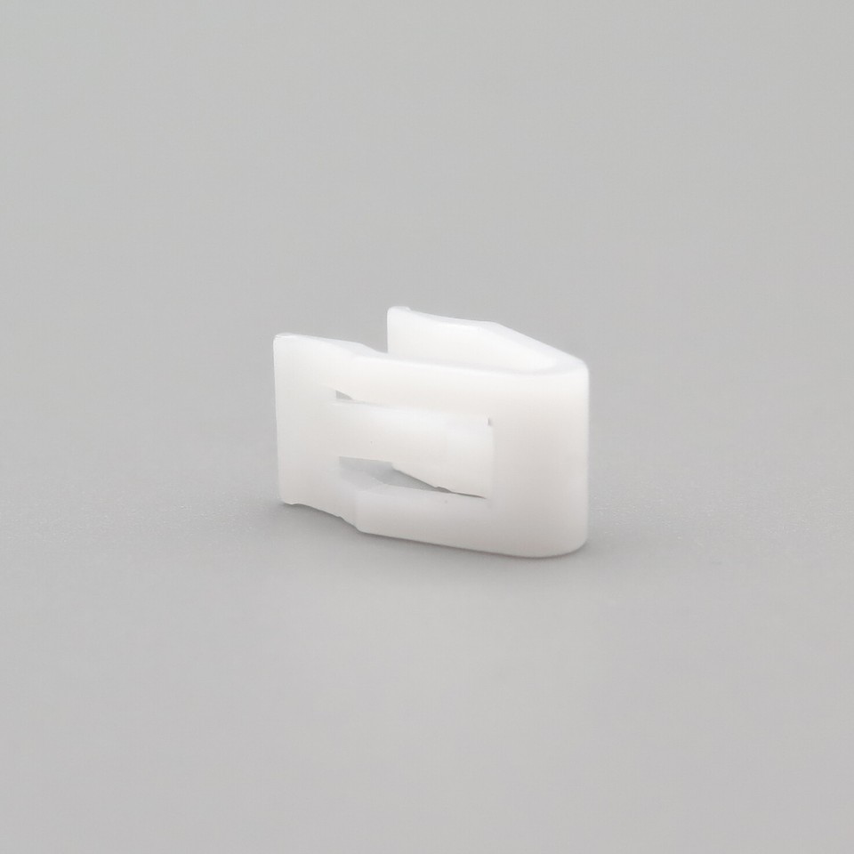10x Wheel Arch Flare Trim Moulding Clips for some Land Rover Defender ...