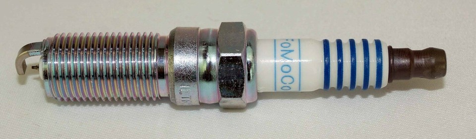 Set of 8 Genuine Motorcraft SP530 Iridium Spark Plugs Ford AYFS32YR ...
