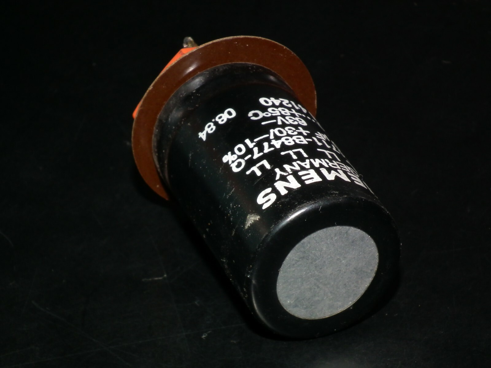 Two vintage Siemens electrolytic capacitors 470uF / 63V West Germany ...