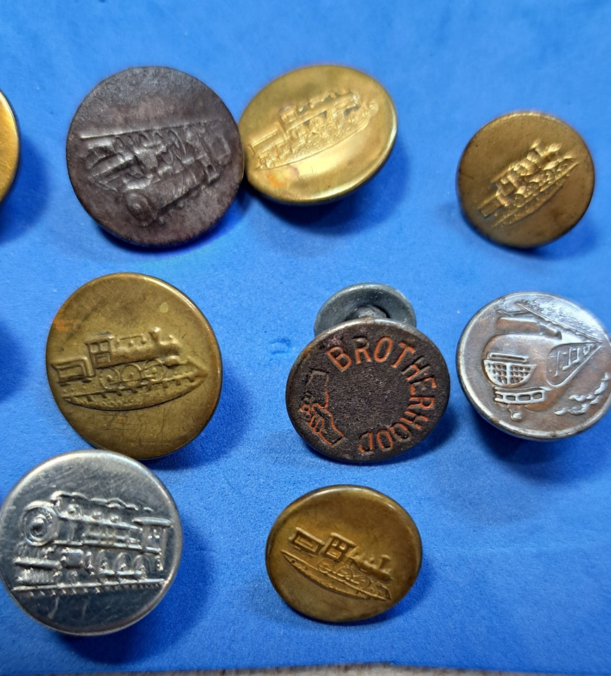 LOT Antique WORK CLOTHES Buttons RAILROAD TRAIN ENGINES Wobble & stud ...