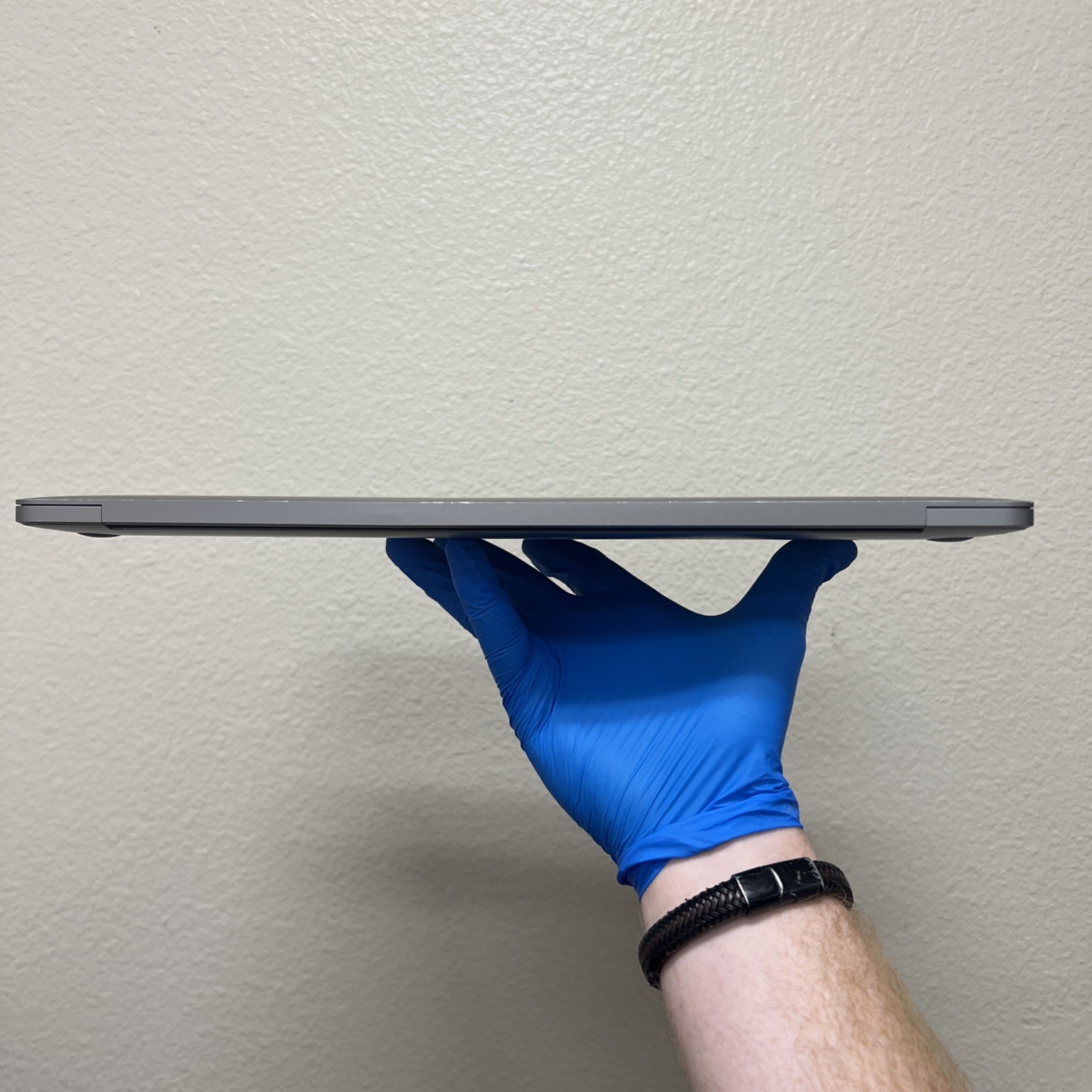 Apple MacBook Pro 15.4 in 2016 Space Gray/Intel Core i7 6th Gen. 2.60 ...