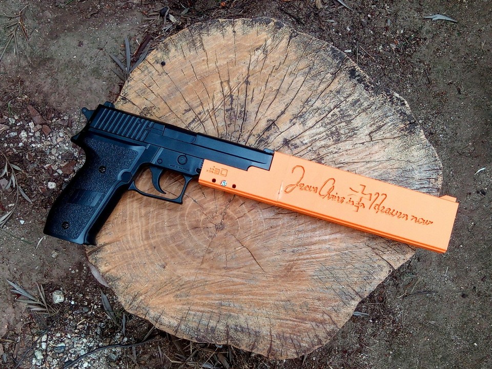 Hellsing Arms Jackal Airsoft Spring Pistol - Alucard Vampire Hunter ...