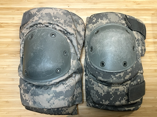 USGI Military Tactical Knee Pads, ACU Pattern, RFI Issue, (Pair), Large ...