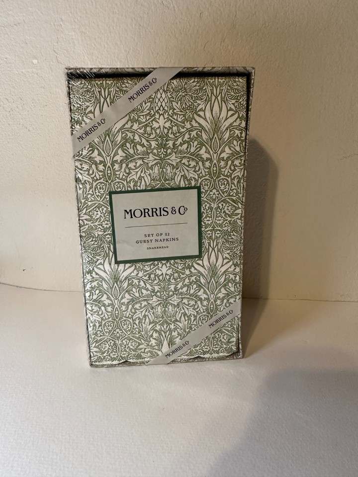 Morris & Co. | William Morris | Guest Napkins | Paper | Scalloped Edge ...