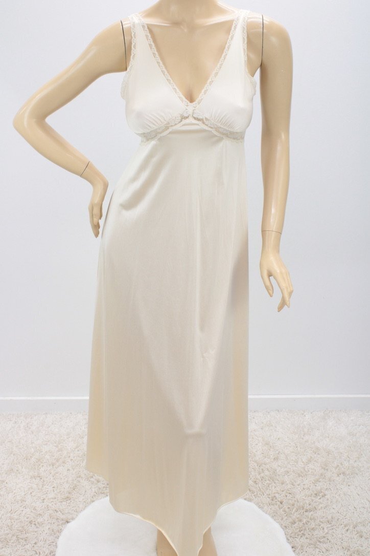 Vintage Long Flowing Nightgown M Ivory Stretch Lace T… - Gem
