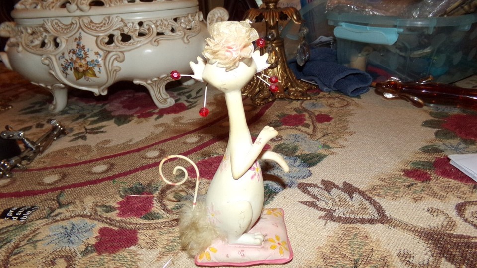 "Sitting Pretty" Cat Figurine fur tail beads poly painted flowers Jim ...