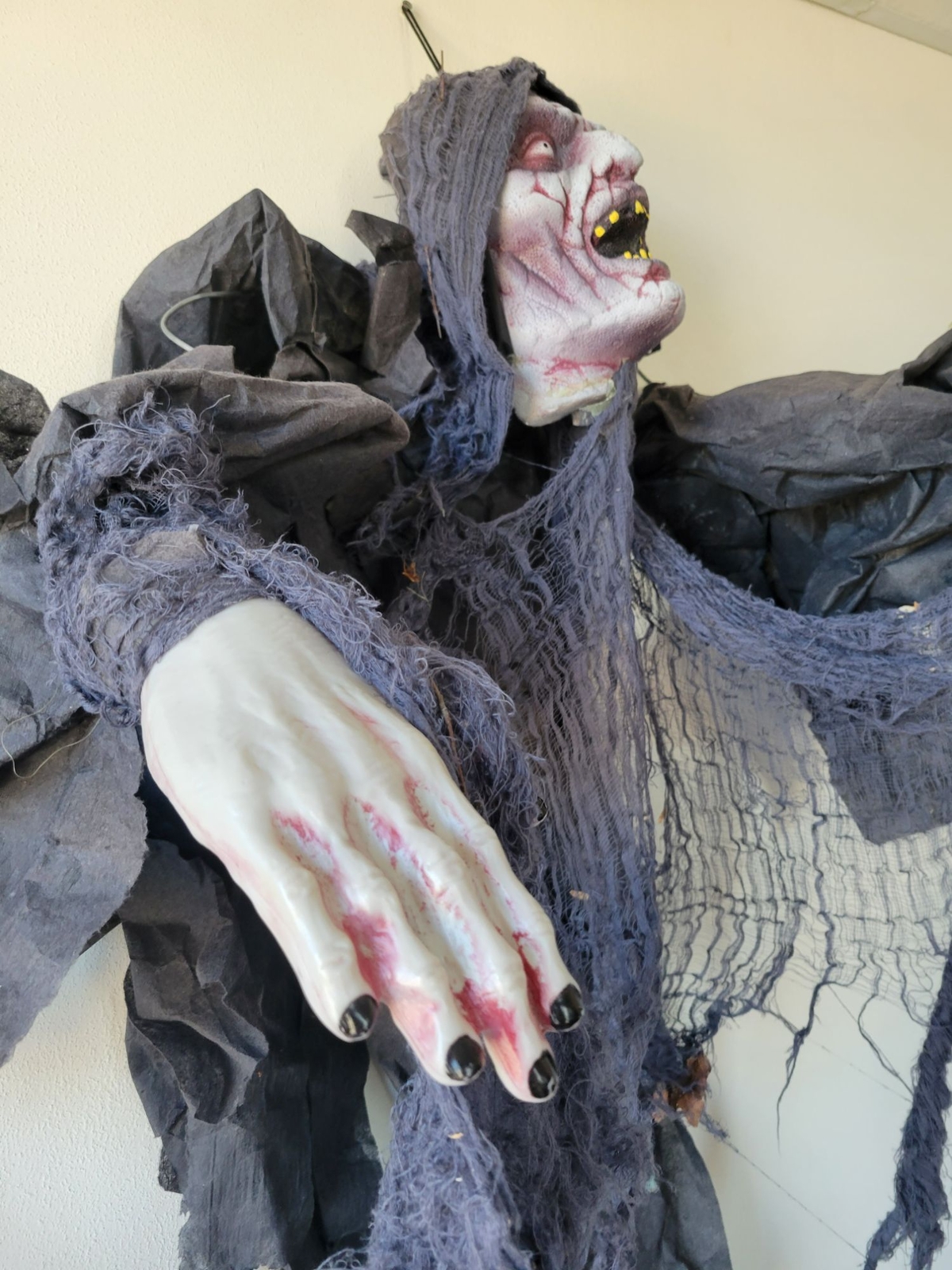 Scary hanging zombie Halloween prop as is GateKeeper lawn decor | eBay