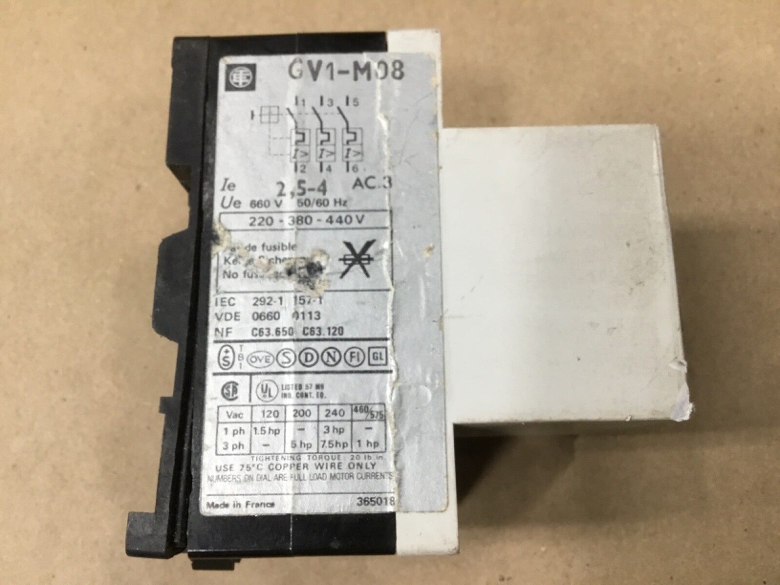 Telemecanique Manual Motor Starter GV1-M08, 2,5-4A Range GV1-AO1 ...