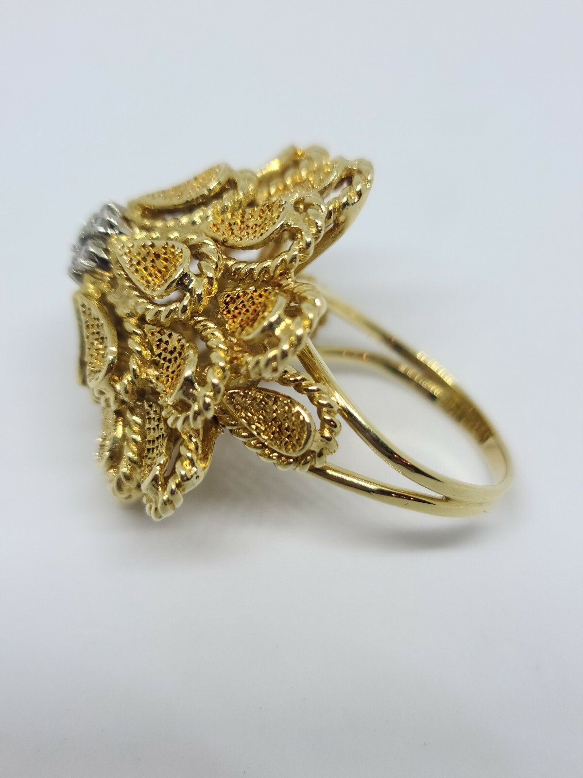 Detailed 18K Yellow & White Gold Big Flower Diamond Ring Size 8 MSRP ...