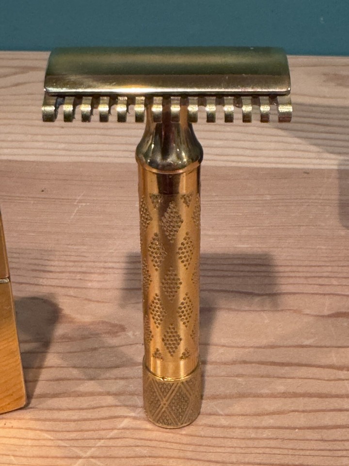 Vintage Gillette England Safety Razor New Standard Gold Comb - Great ...