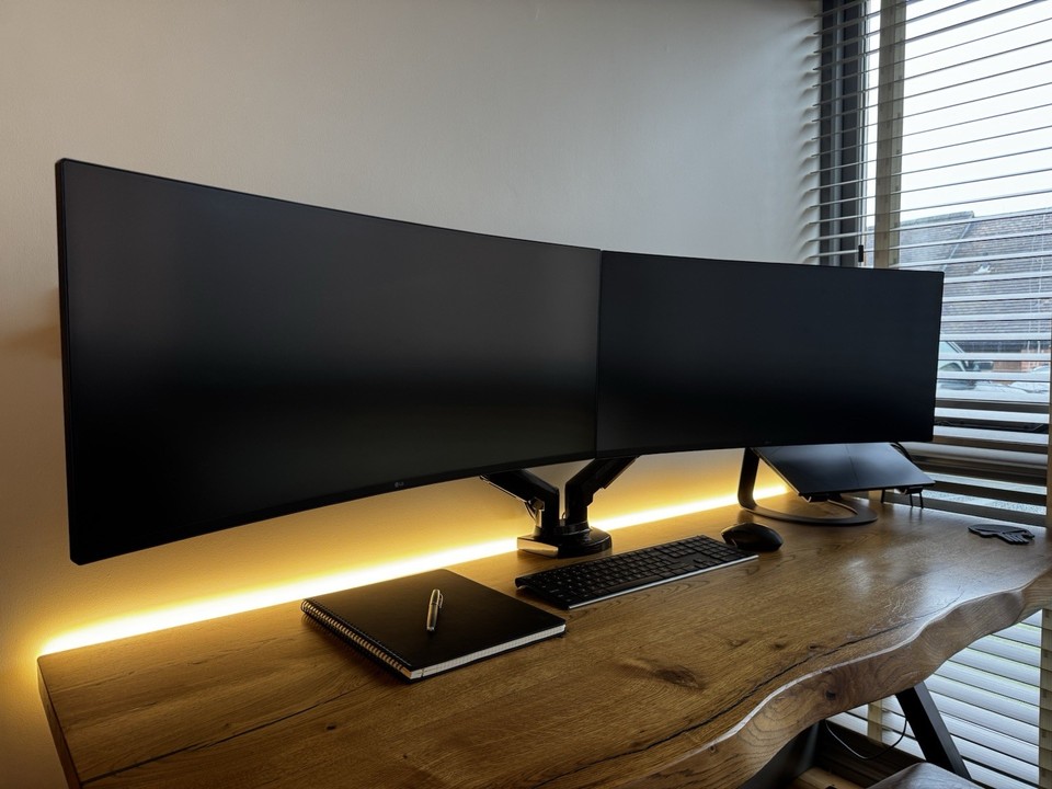 2 X LG UltraWide 34WR50Qk Monitors With Dual Monitor Arm Stand, Awesome ...