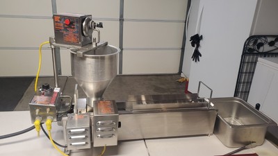 Donut Machines - Lil Orbits Mini Donut Machine