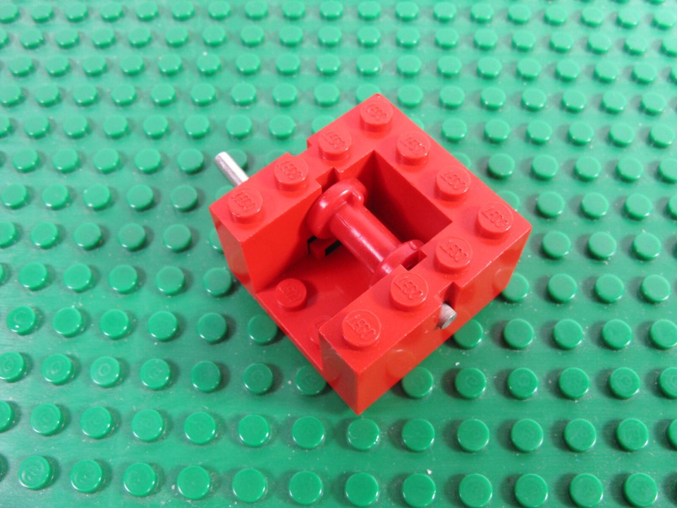 1970s LEGO Red String Reel Winch 4x4x2 Metal Handle 580 360 910 400 # ...