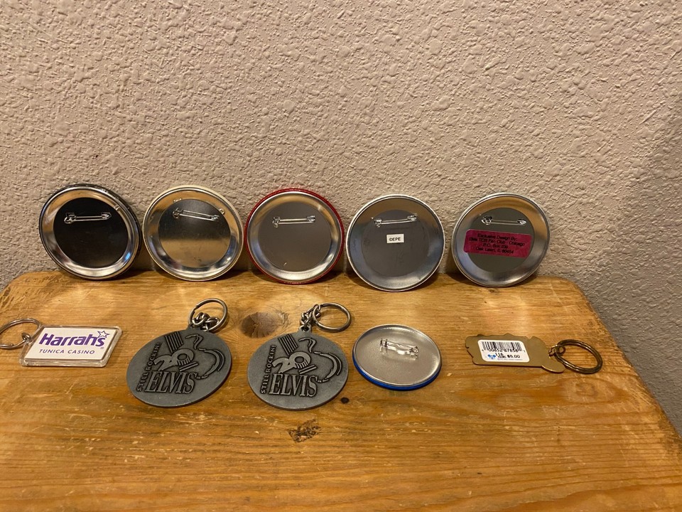 Lot of 10 Vintage Assorted ELVIS PRESLEY Pins and Key Chains from 1990s ...