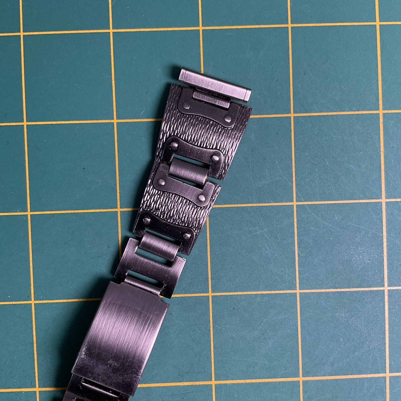 VINTAGE 20MM MARUMAN 5VE14 RETRO RIVETED BLACK PLATED WATCH BRACELET ...