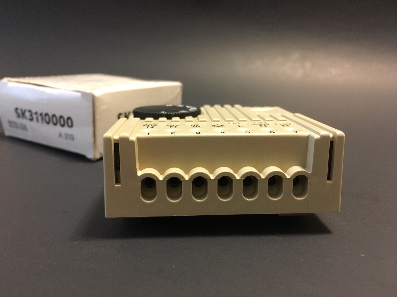 Rittal SK3110000 50-60 Degrees C Enclosure Temperature Regulator New ...