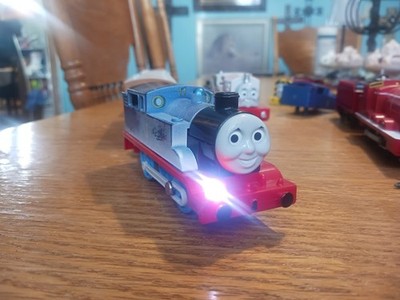2005 Tomy Trackmaster Custom Snowy Light Up Steam Along Thomas With ...
