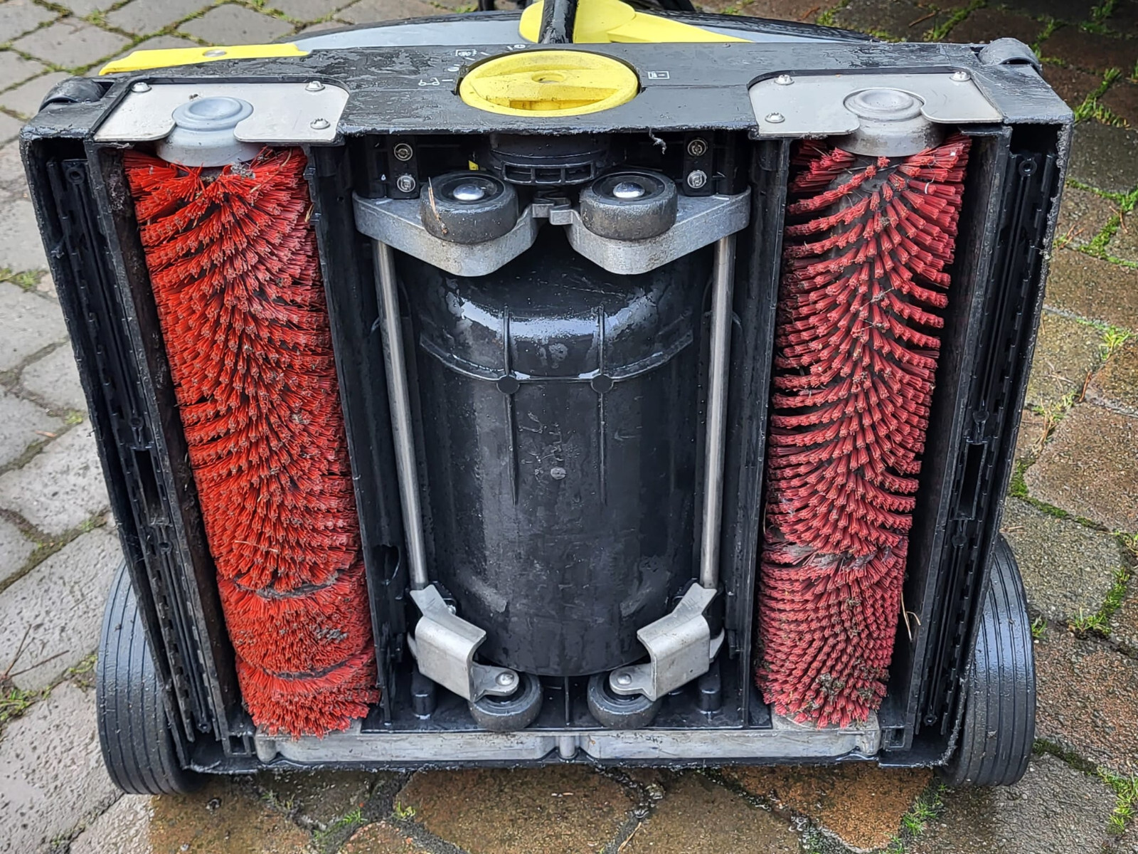 Karcher BR 40 10 floor scrubber dryer, 240v | eBay