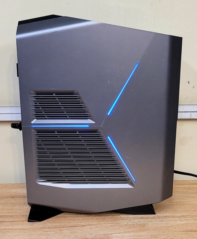 Alienware Aurora R6 GAMING Computer -1TB, 16GB RAM, i7-7700K, GeForce ...