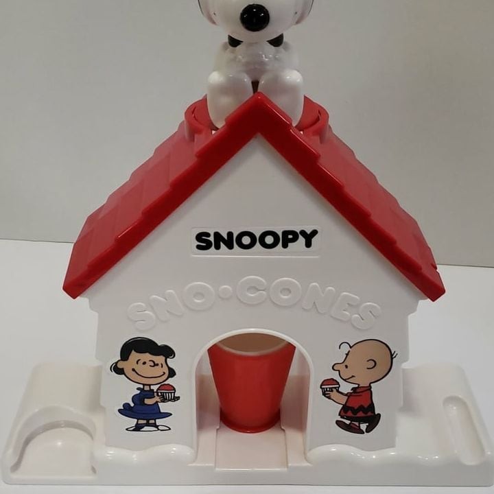 Snoopy Sno-Cones Machine Maker Peanuts Charlie Brown Sno Cone Shaved ...