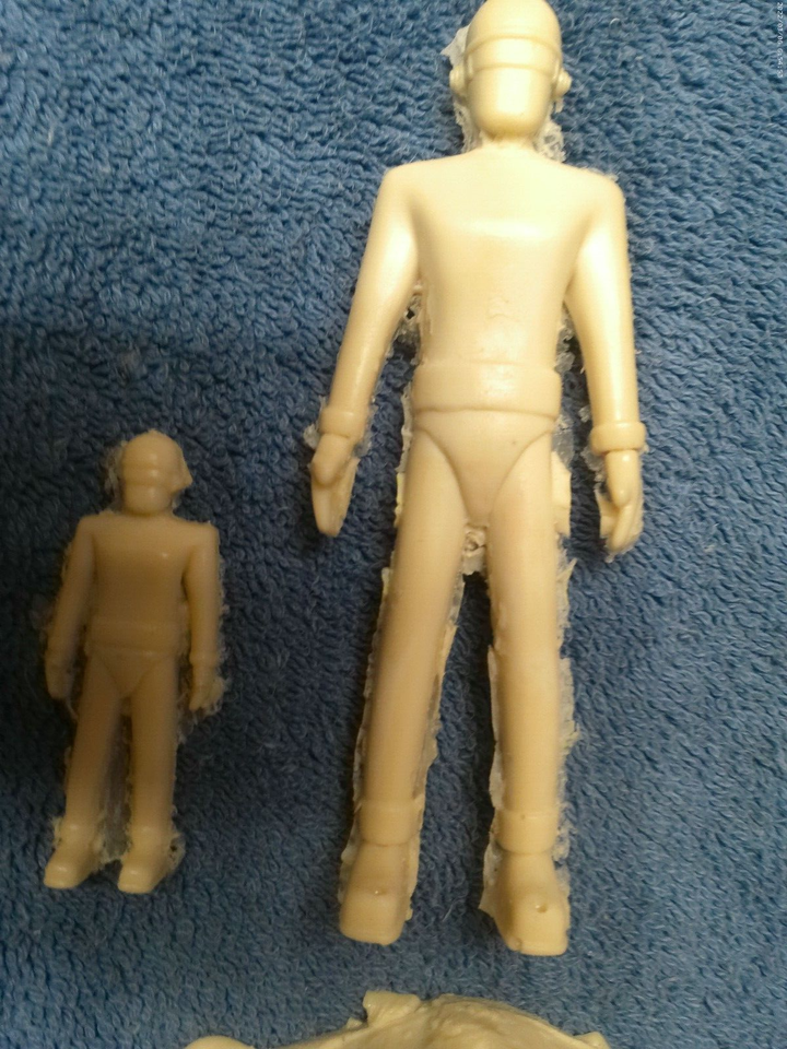 THE DAY THE EARTH STOOD STILL GORT 5" and base and 2" gort resin model kit | eBay