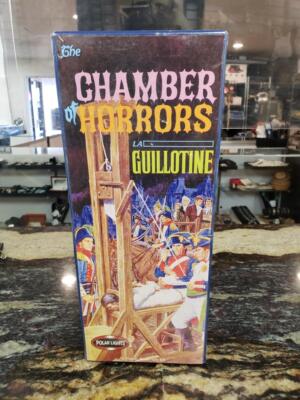 Polar Lights "Chamber of Horrors La GUILLOTINE" Plastic Model Kit ...