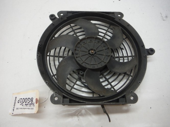 1993 MERCEDES 190E A/T RADIATOR COOLING FAN ASSEMBLY OEM 1989 1990 1991 ...