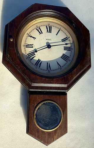 Vintage Verichron Wall Clock Harris & Mallow Quartz Movement Pendulum ...