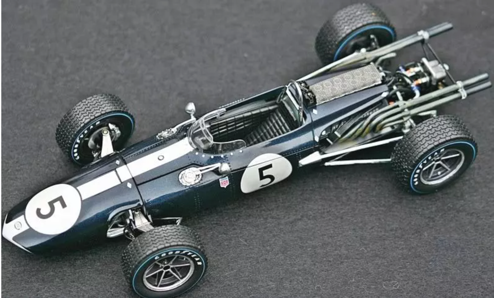 Ferrari Engine in 1967 Race Car w/Spoke Wheel Rims1:18SCALE CUSTOM ...