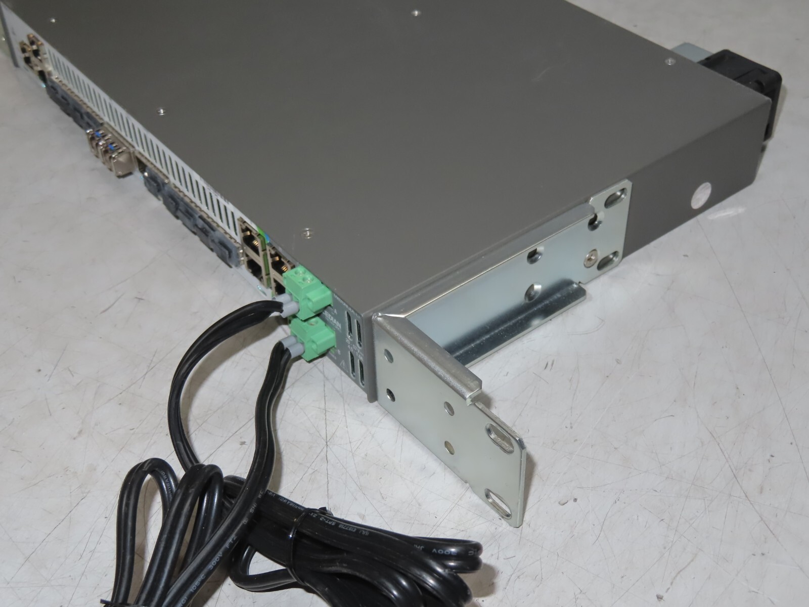 ACCEDIAN AMO-10000-LT-S NODE2 LT-S 4X1G 2X10G SFP Network Element w ...